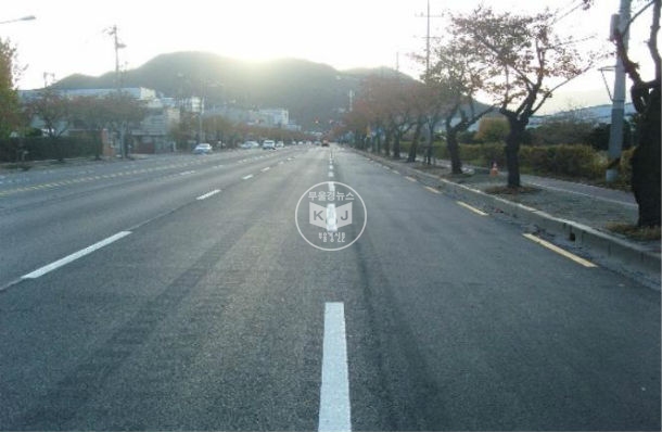 창원시 성산구, 공단로 및 상복공원 진입로 도로 재포장